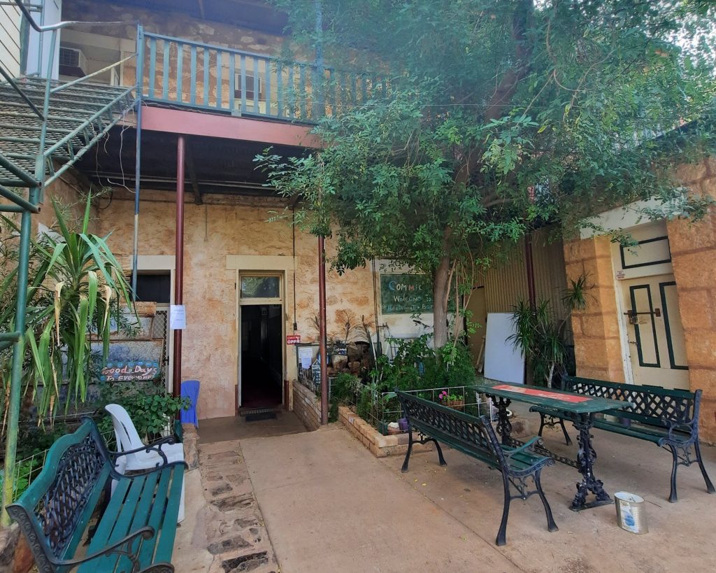 Accommodation Meekatharra | Commercial Hotel Meekatharra